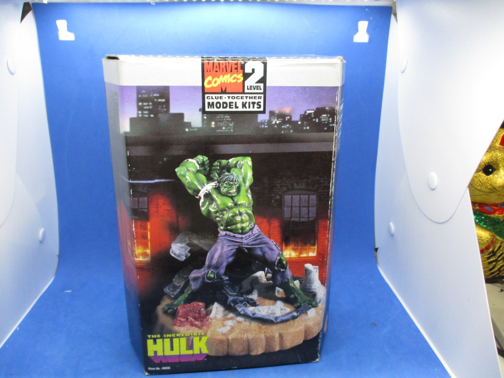 TOY BIZ/MARVEL "THE INCREDIBLE HULK MODEL" 1996 LEVEL 2 MODEL KIT RARE ...