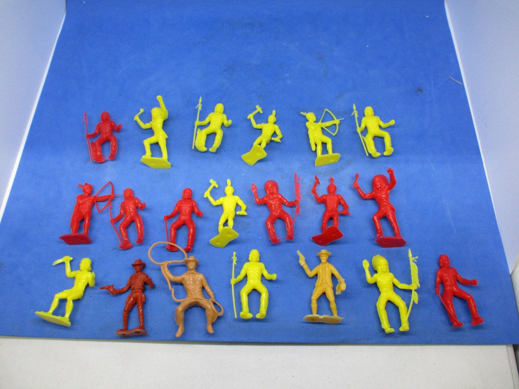 20 1960/70's Louis Marx Indians & cowboys Plastic Mini Figures - Family ...